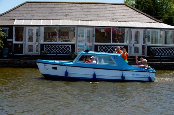 Potter Heigham boat hire - Sunray Norfolk